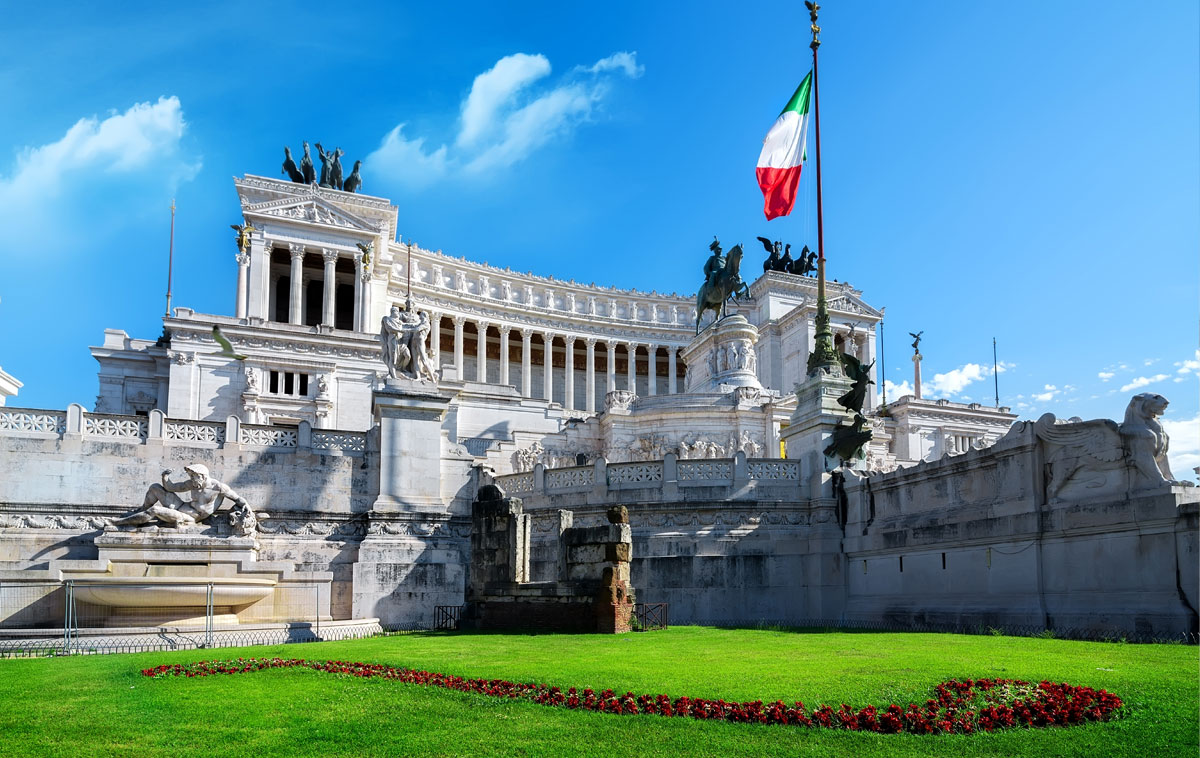 Piazza Venezia a Roma, il punto di partenza ideale per scoprire la ...